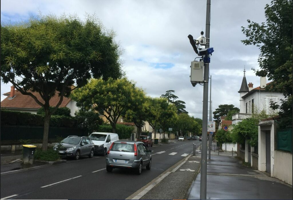 dBFlash City : Contrôle automatique des véhicules bruyants